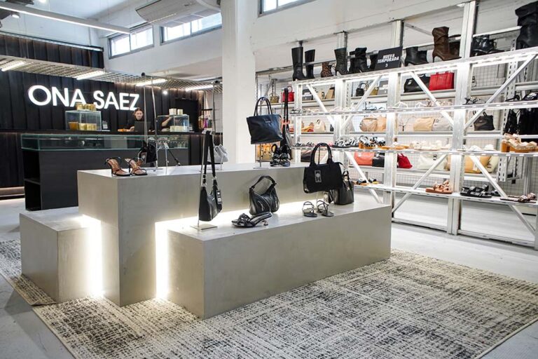 ONA SAEZ inaugura la Factory: un Concept Store que fusiona moda ...